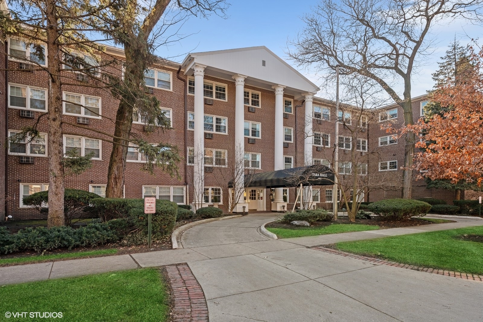 1025 Randolph Street Oak Park IL | MLS# 11970571 | $205,000 | McColly ...