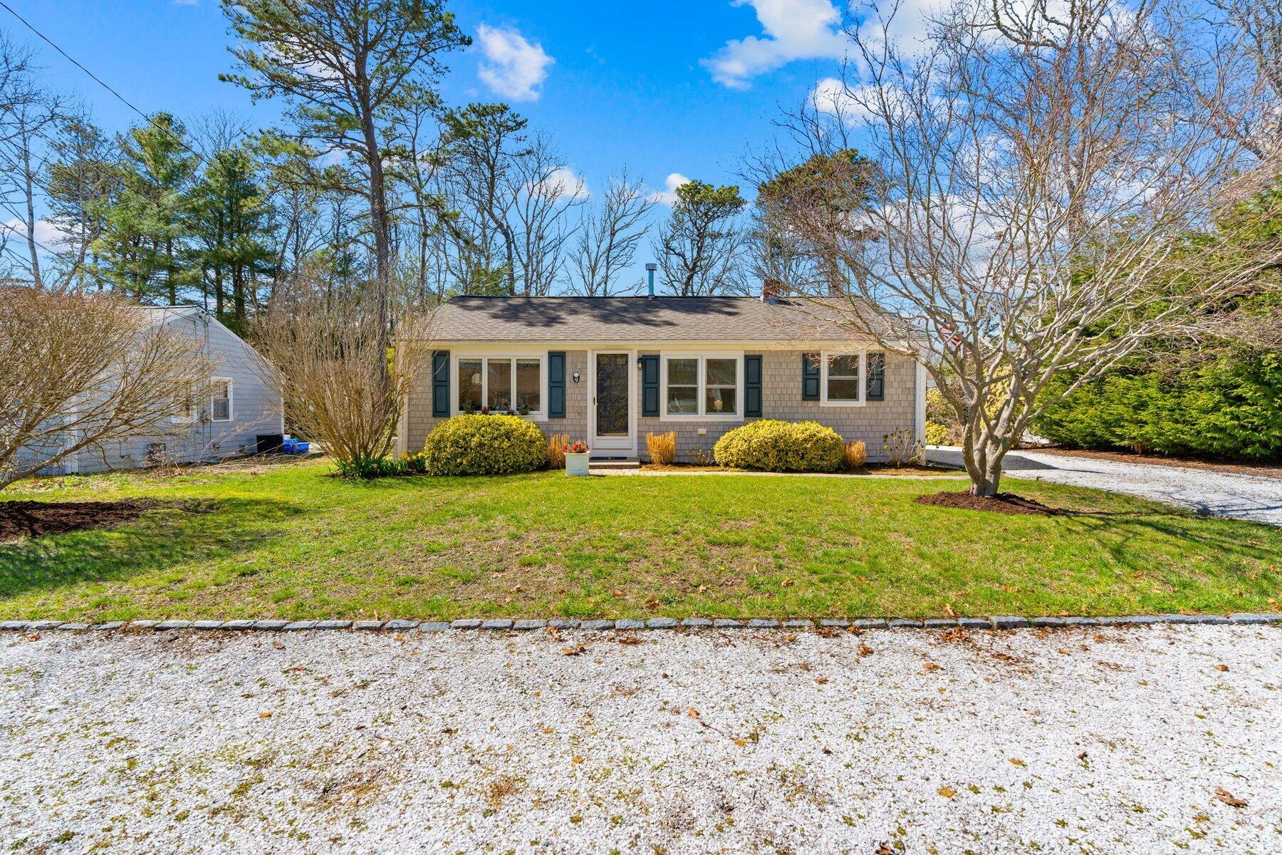 9 Uncle Edwards Road, Mashpee MA Real Estate Listing | MLS# 22401592