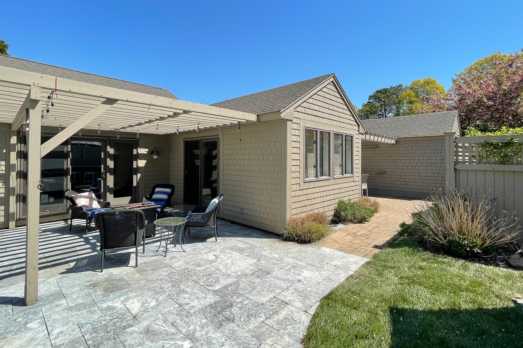 6 Mashie Circle, Mashpee MA Real Estate Listing | MLS# 22401659