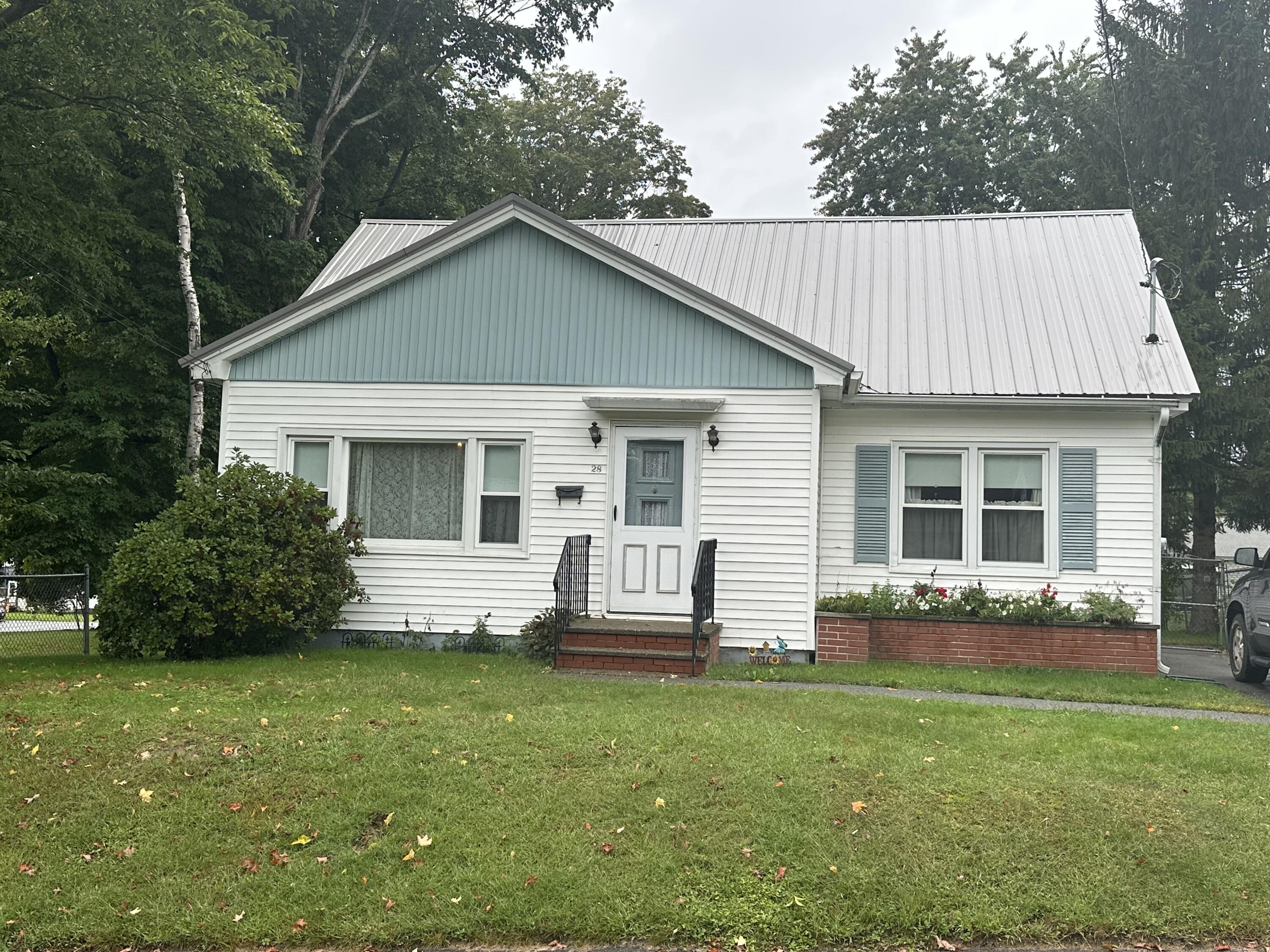 28 Beech Street, East Millinocket, ME 04430 | 1572251 | Realty of Maine