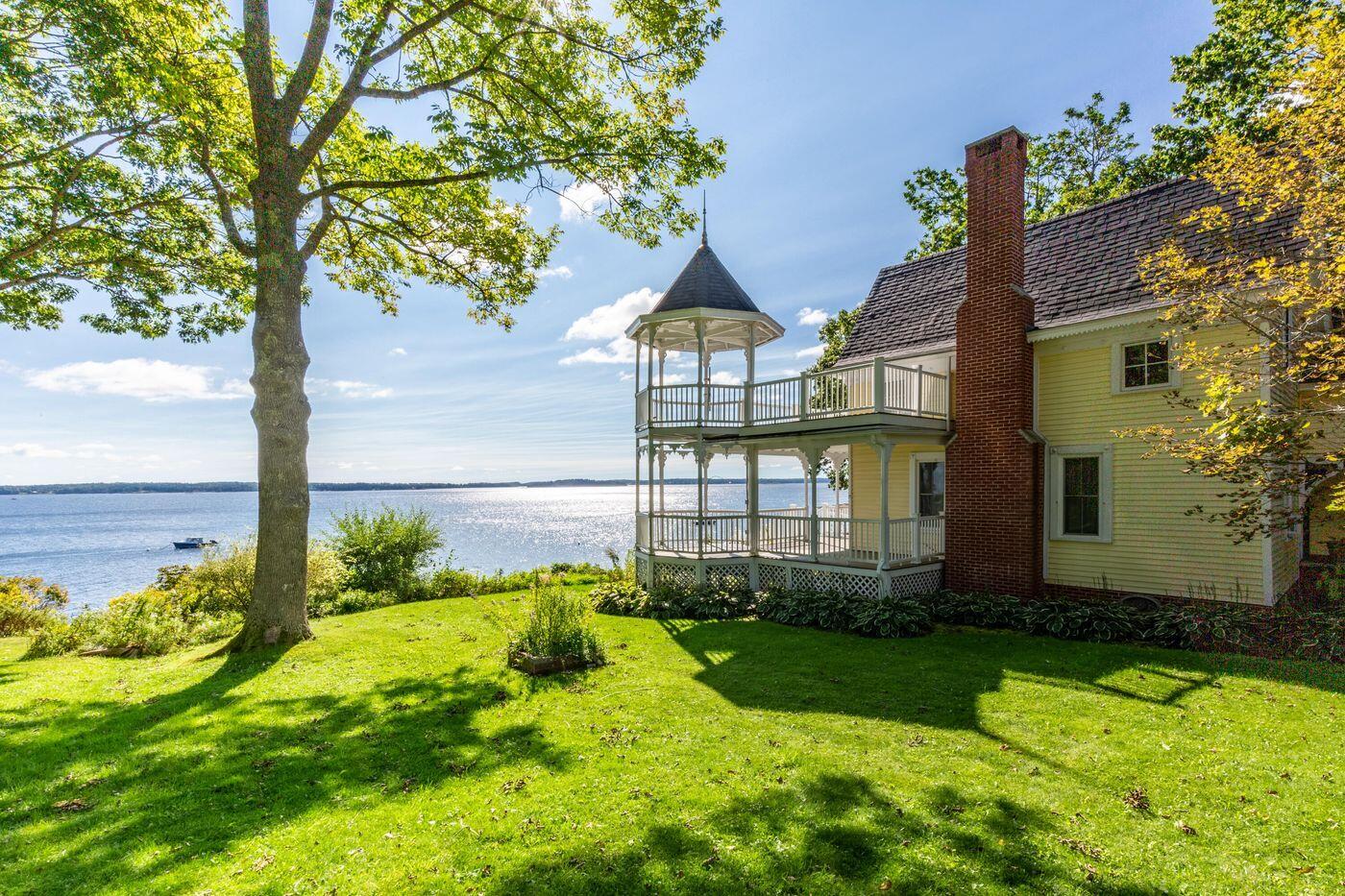 274 Shore Road Northport, ME