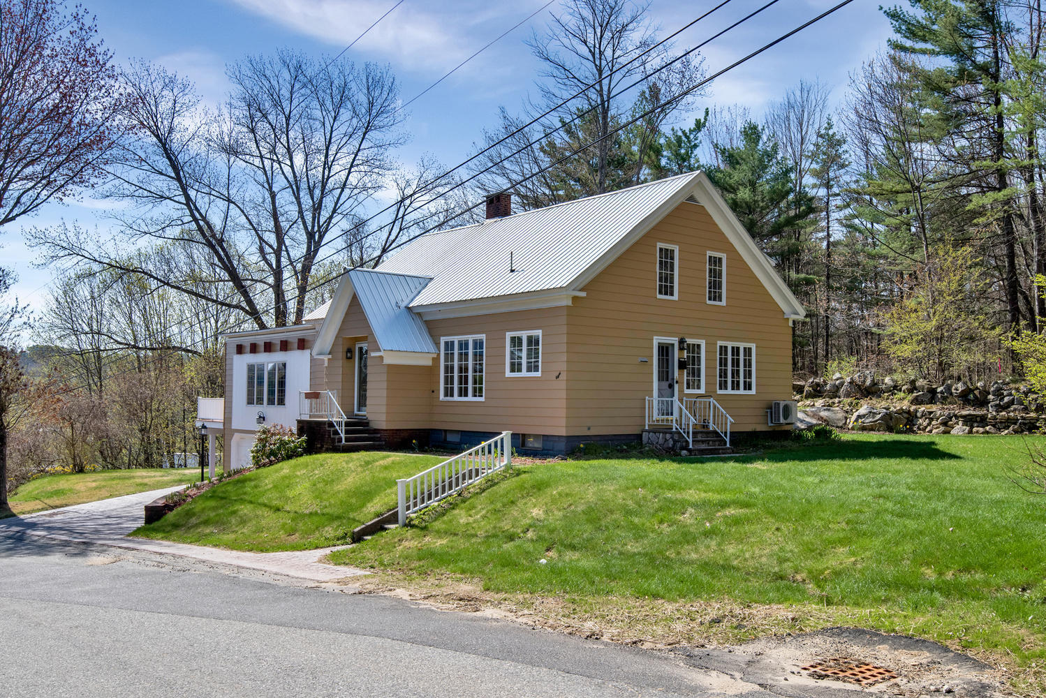 8 Western Promenade Paris, ME