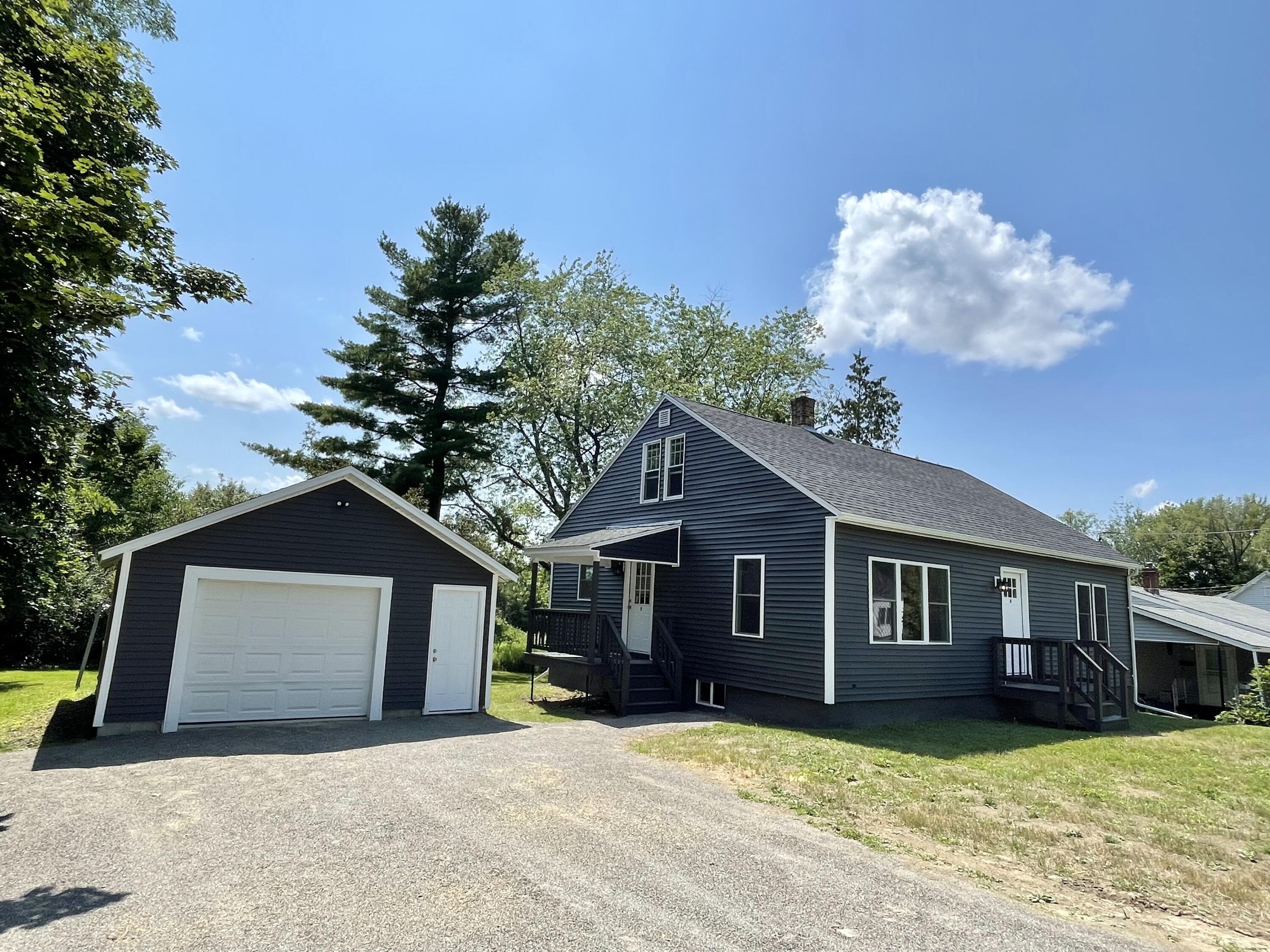 9 Highland Avenue Lincoln, ME