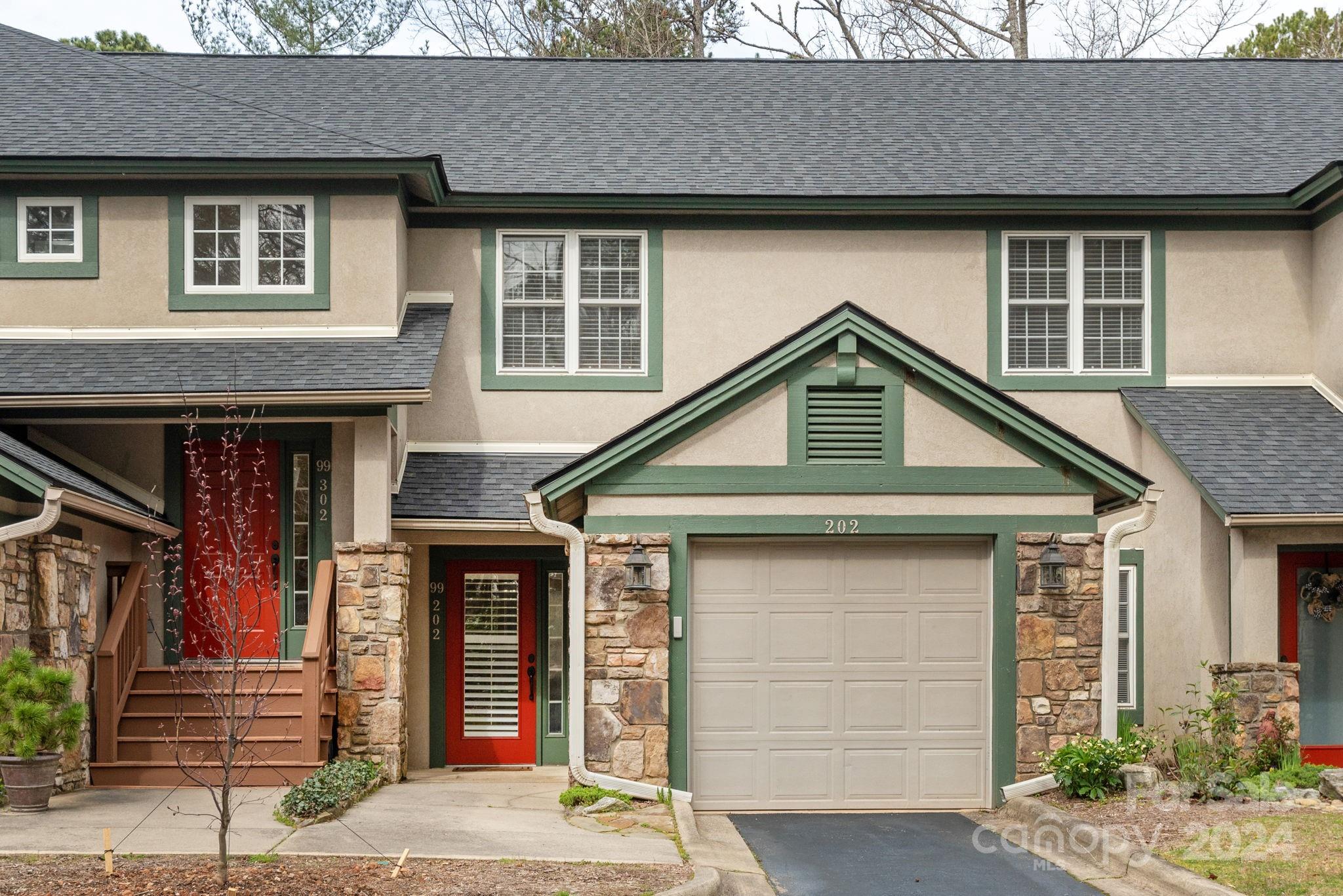 99 Ridgetop Circle, Brevard, NC 28712 | Car4120692 | Mosaic Community ...