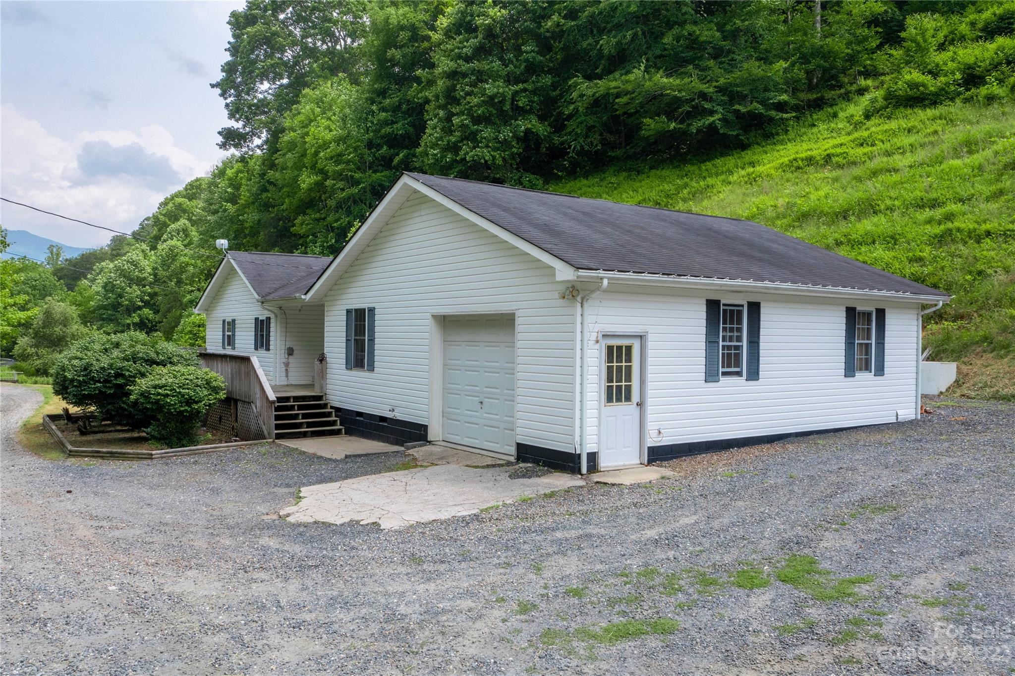 15083 226 Highway N, Bakersville, NC 28705 | Car4041906 | Weaverville ...
