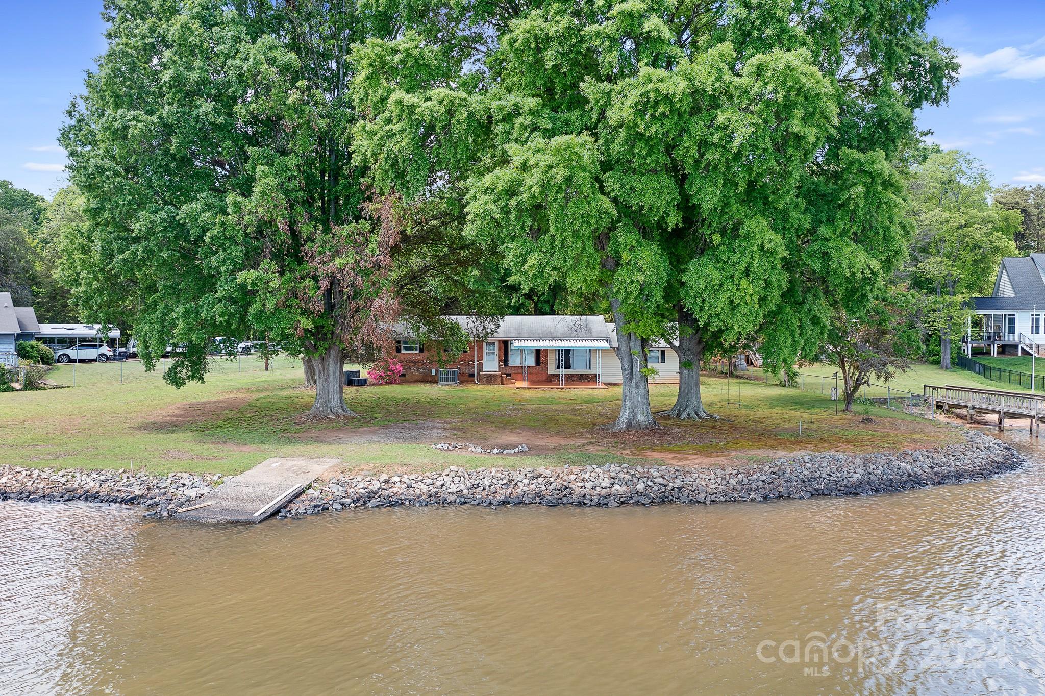 5040 Beachside Place, Sherrills Ford, NC 28673 | Car4133214 ...