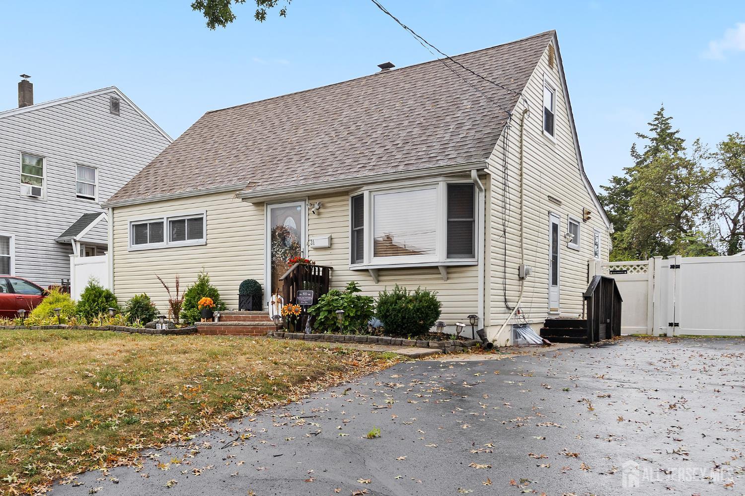 31 Hull Drive Edison, NJ