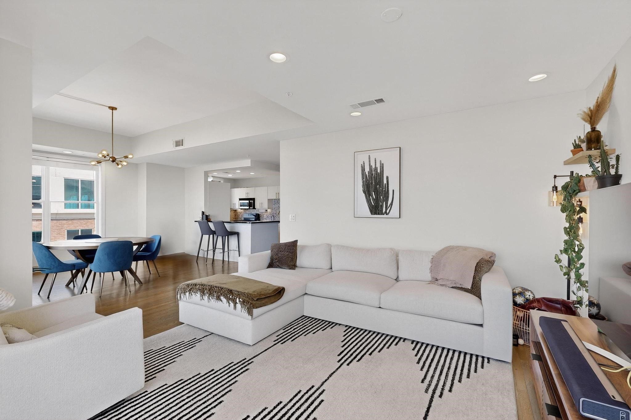 5055 Addison Circle, Addison, TX 75001 | 21063412 | Briggs Freeman ...