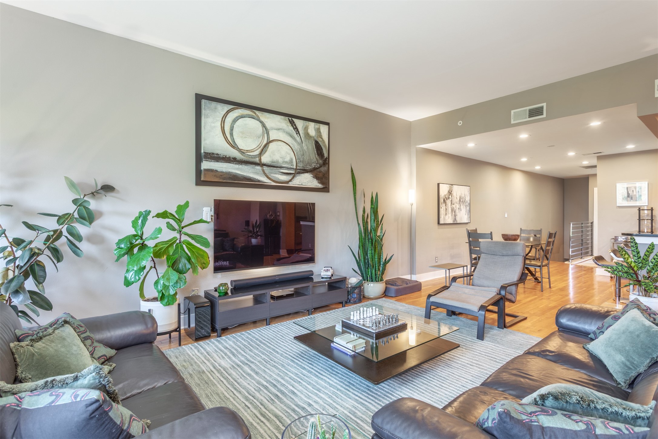 5055 Addison Circle, Addison, TX 75001 | 20971644 | Briggs Freeman ...