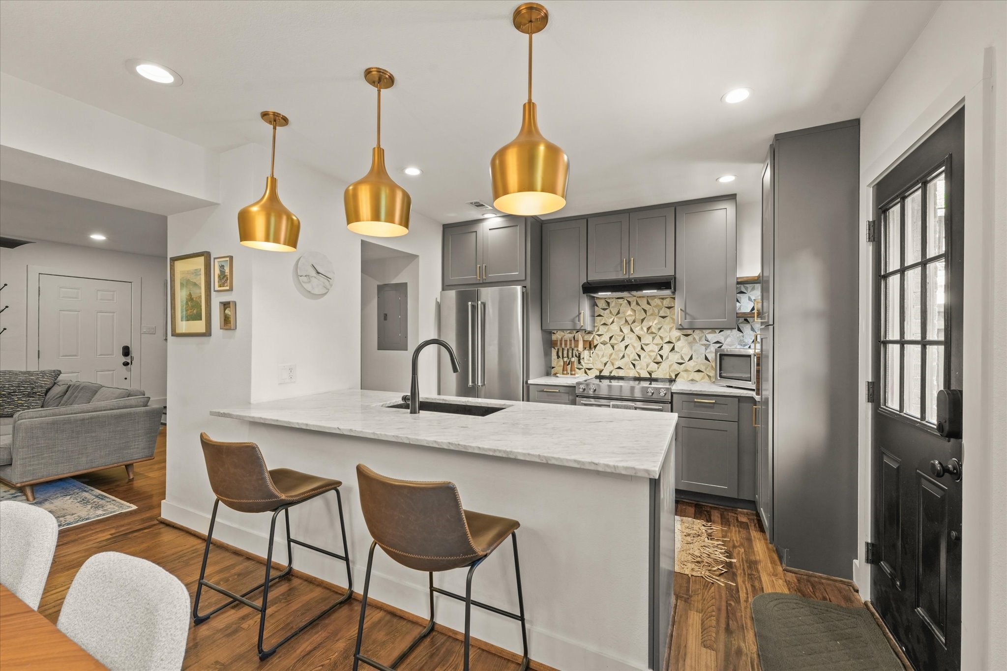 6496 Bordeaux Avenue