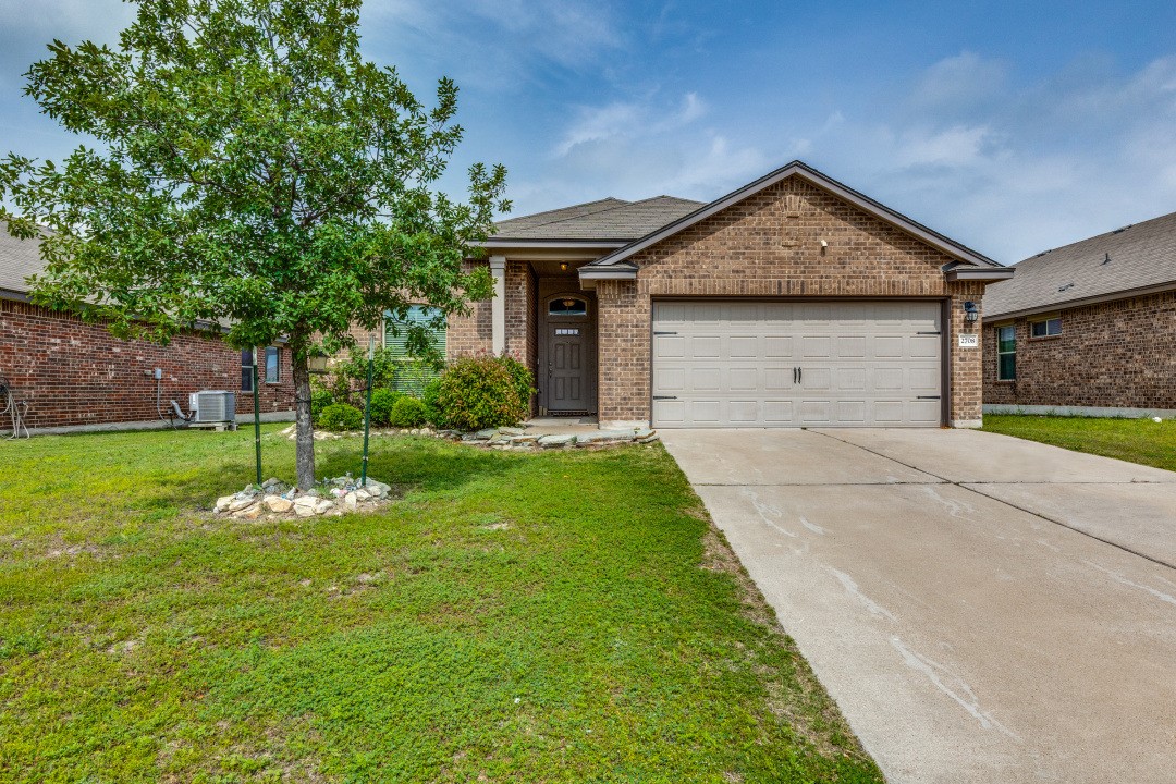 2708 Samson Drive, Lorena, TX 76655 | 20997120 | Briggs Freeman Sotheby's